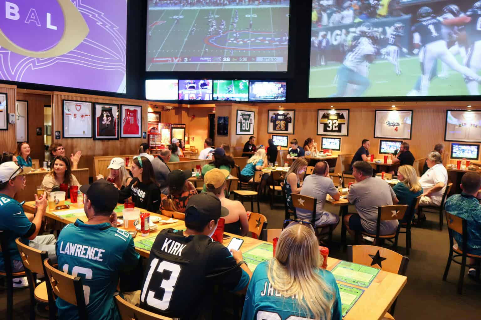 Events - Sneakers Sports Grille - Jacksonville Beach